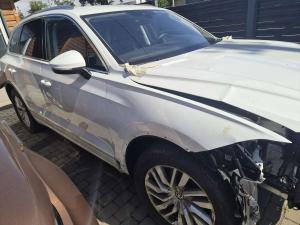 Balts Volkswagen Touareg 2024 Jonava, ar dzinēja tilpumu 2.97 L un nobraukumu 40 tūkst. km par 31550 €, foto 4 vietnē AUTOMOTO.COM.LV