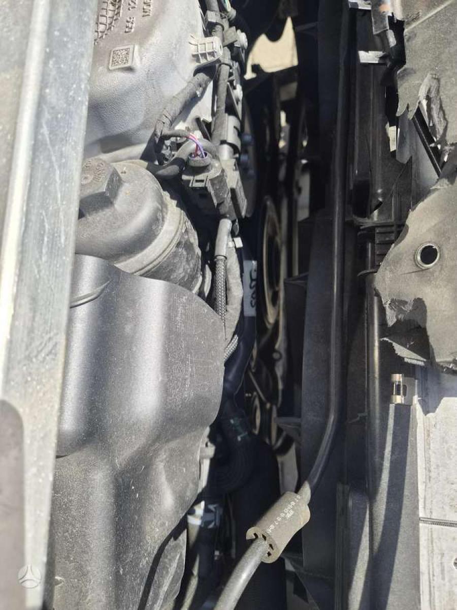 Balts Volkswagen Touareg 2024 Jonava, ar dzinēja tilpumu 2.97 L un nobraukumu 40 tūkst. km par 31550 €, foto 10 vietnē AUTOMOTO.COM.LV