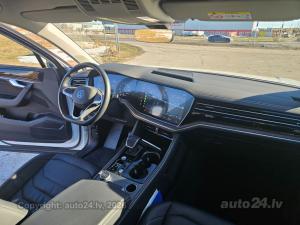 Balts Volkswagen Touareg 2024 Tallina, ar dzinēja tilpumu 3.00 L un nobraukumu 80 tūkst. km par 59000 €, foto 13 vietnē AUTOMOTO.COM.LV