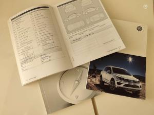 White Volkswagen Touareg 2016 in Klaipeda, with an engine capacity of 2.97 L and mileage of 295 thousand km for 17000 €, photo 19 on AUTOMOTO.COM.LV