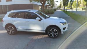 Balts Volkswagen Touareg 2018 Tallina, ar dzinēja tilpumu 3.00 L un nobraukumu 201 tūkst. km par 21900 €, foto 5 vietnē AUTOMOTO.COM.LV