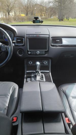 Balts Volkswagen Touareg 2018 Tallina, ar dzinēja tilpumu 3.00 L un nobraukumu 201 tūkst. km par 21900 €, foto 7 vietnē AUTOMOTO.COM.LV
