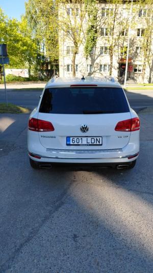 Balts Volkswagen Touareg 2018 Tallina, ar dzinēja tilpumu 3.00 L un nobraukumu 201 tūkst. km par 21900 €, foto 17 vietnē AUTOMOTO.COM.LV