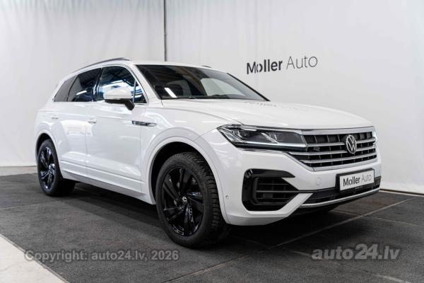 White Volkswagen Touareg 2022 in Tallinn, with an engine capacity of 3.00 L and mileage of 121 thousand km for 45900 €, photo 6 on AUTOMOTO.COM.LV