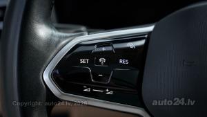White Volkswagen Touareg 2022 in Tallinn, with an engine capacity of 3.00 L and mileage of 127 thousand km for 51900 €, photo 13 on AUTOMOTO.COM.LV