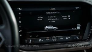 White Volkswagen Touareg 2022 in Tallinn, with an engine capacity of 3.00 L and mileage of 127 thousand km for 51900 €, photo 14 on AUTOMOTO.COM.LV