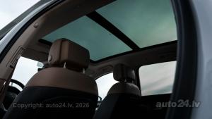 White Volkswagen Touareg 2022 in Tallinn, with an engine capacity of 3.00 L and mileage of 127 thousand km for 51900 €, photo 20 on AUTOMOTO.COM.LV