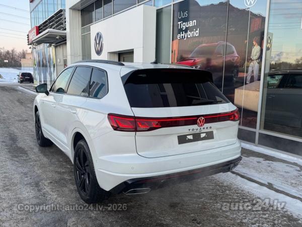 White Volkswagen Touareg 2026 in Viljandi, with an engine capacity of 3.00 L and mileage of 1 thousand km for 79890 €, photo 3 on AUTOMOTO.COM.LV