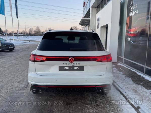White Volkswagen Touareg 2026 in Viljandi, with an engine capacity of 3.00 L and mileage of 1 thousand km for 79890 €, photo 4 on AUTOMOTO.COM.LV
