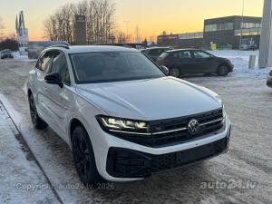 White Volkswagen Touareg 2026 in Viljandi, with an engine capacity of 3.00 L and mileage of 1 thousand km for 79890 €, photo 6 on AUTOMOTO.COM.LV