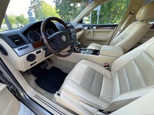 Dzeltens Volkswagen Touareg 2005 Rīga, ar dzinēja tilpumu 2.50 L un nobraukumu 260 tūkst. km par 2850 €, foto 7 vietnē AUTOMOTO.COM.LV