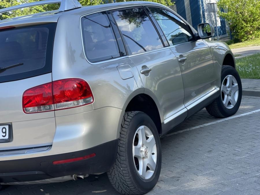 Dzeltens Volkswagen Touareg 2005 Rīga, ar dzinēja tilpumu 2.50 L un nobraukumu 260 tūkst. km par 2850 €, foto 27 vietnē AUTOMOTO.COM.LV