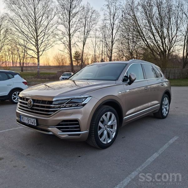 Dzeltens Volkswagen Touareg 2018 Rīga, ar dzinēja tilpumu 3.00 L un nobraukumu 212 tūkst. km par 27500 €, foto 2 vietnē AUTOMOTO.COM.LV