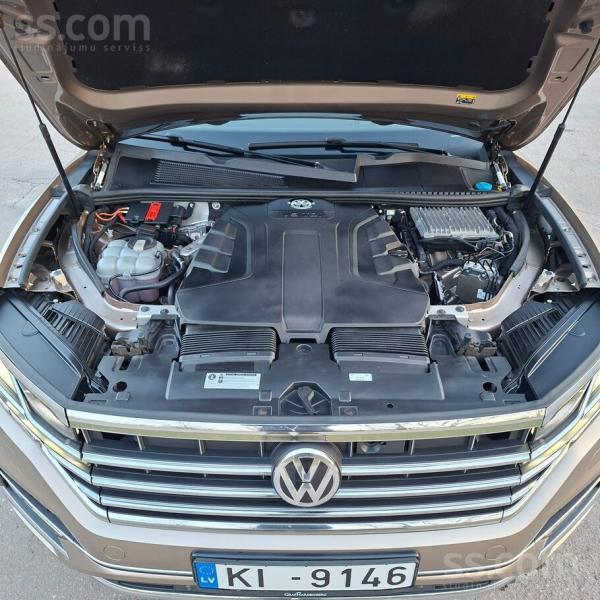 Dzeltens Volkswagen Touareg 2018 Rīga, ar dzinēja tilpumu 3.00 L un nobraukumu 212 tūkst. km par 27500 €, foto 10 vietnē AUTOMOTO.COM.LV