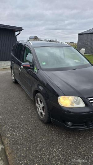 Black Volkswagen Touran 2004 in Kaunas, with an engine capacity of 2.00 L and mileage of 267 thousand km for 1800 €, photo 6 on AUTOMOTO.COM.LV