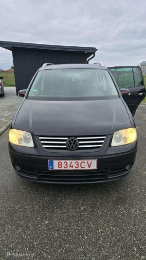 Black Volkswagen Touran 2004 in Kaunas, with an engine capacity of 2.00 L and mileage of 267 thousand km for 1800 €, photo 8 on AUTOMOTO.COM.LV