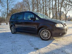 Black Volkswagen Touran 2004 in Vilkaviskis, with an engine capacity of 2.00 L and mileage of 290 thousand km for 1350 €, photo  on AUTOMOTO.COM.LV