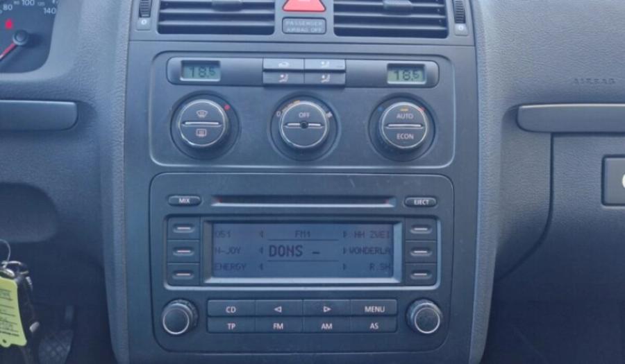 Melns Volkswagen Touran 2004 Rīga, ar dzinēja tilpumu 2.00 L un nobraukumu 244 tūkst. km par 3200 €, foto 8 vietnē AUTOMOTO.COM.LV