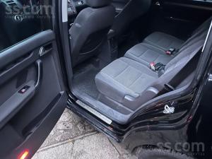 Melns Volkswagen Touran 2004 Liepāja, ar dzinēja tilpumu 2.00 L un nobraukumu 380 tūkst. km par 2200 €, foto 8 vietnē AUTOMOTO.COM.LV