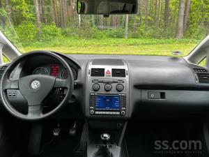 Черный Фольксваген Туран 2008 в Рига, объемом двигателя 1.90 л и пробегом 291 тыс. км за 3290 €, фото 26 на AUTOMOTO.COM.LV