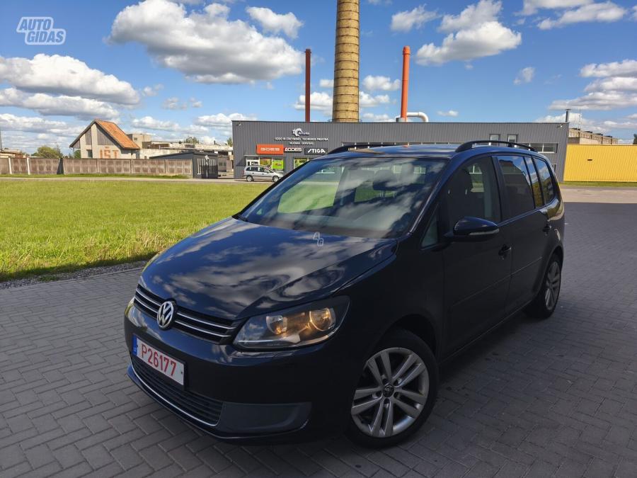 Melns Volkswagen Touran 2011 Jurbarkas, ar dzinēja tilpumu 2.00 L un nobraukumu 267 tūkst. km par 5300 €, foto 3 vietnē AUTOMOTO.COM.LV