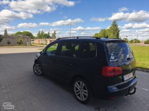 Melns Volkswagen Touran 2011 Jurbarkas, ar dzinēja tilpumu 2.00 L un nobraukumu 267 tūkst. km par 5300 €, foto 4 vietnē AUTOMOTO.COM.LV