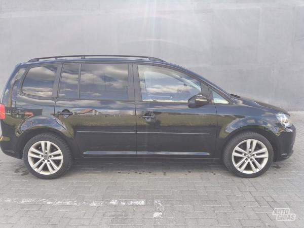 Melns Volkswagen Touran 2011 Jurbarkas, ar dzinēja tilpumu 2.00 L un nobraukumu 267 tūkst. km par 5300 €, foto 5 vietnē AUTOMOTO.COM.LV