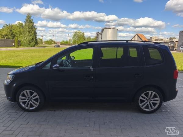 Melns Volkswagen Touran 2011 Jurbarkas, ar dzinēja tilpumu 2.00 L un nobraukumu 267 tūkst. km par 5300 €, foto 6 vietnē AUTOMOTO.COM.LV