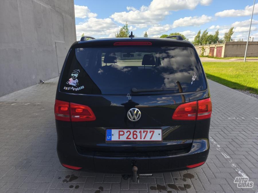 Melns Volkswagen Touran 2011 Jurbarkas, ar dzinēja tilpumu 2.00 L un nobraukumu 267 tūkst. km par 5300 €, foto 9 vietnē AUTOMOTO.COM.LV