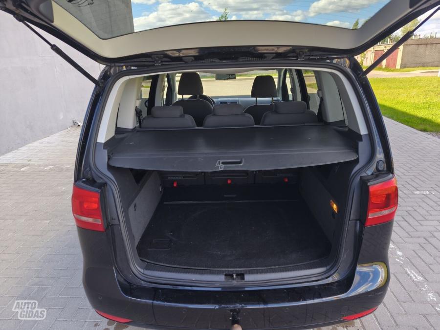 Melns Volkswagen Touran 2011 Jurbarkas, ar dzinēja tilpumu 2.00 L un nobraukumu 267 tūkst. km par 5300 €, foto 10 vietnē AUTOMOTO.COM.LV