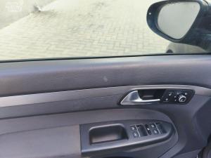 Melns Volkswagen Touran 2011 Jurbarkas, ar dzinēja tilpumu 2.00 L un nobraukumu 267 tūkst. km par 5300 €, foto 14 vietnē AUTOMOTO.COM.LV