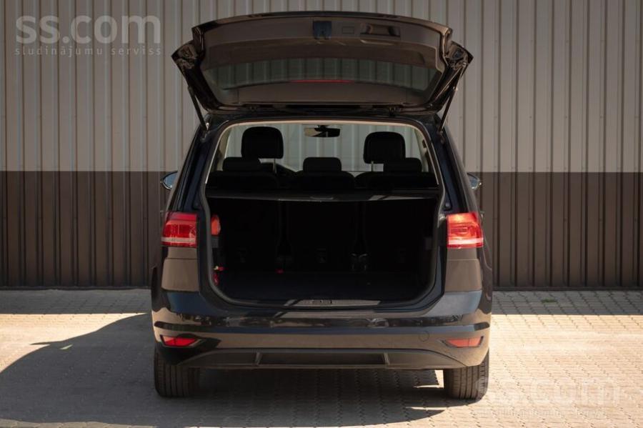 Melns Volkswagen Touran 2016 Talsi, ar dzinēja tilpumu 1.60 L un nobraukumu 265 tūkst. km par 7990 €, foto 7 vietnē AUTOMOTO.COM.LV