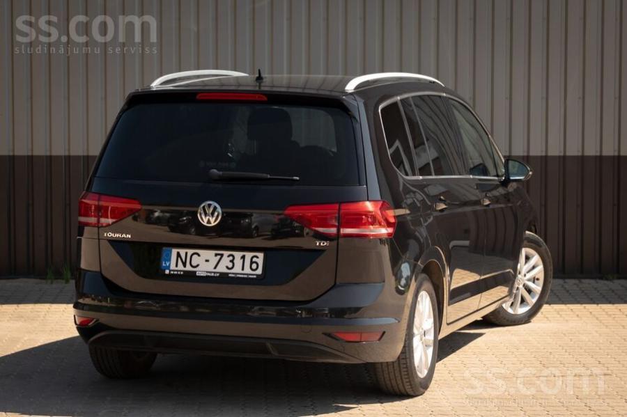 Melns Volkswagen Touran 2016 Talsi, ar dzinēja tilpumu 1.60 L un nobraukumu 265 tūkst. km par 7990 €, foto 8 vietnē AUTOMOTO.COM.LV