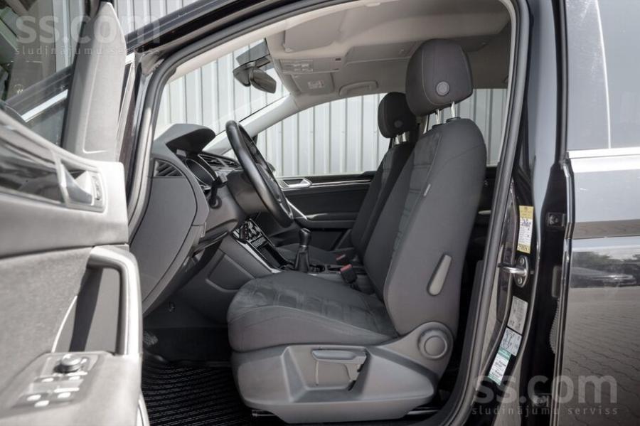 Melns Volkswagen Touran 2016 Talsi, ar dzinēja tilpumu 1.60 L un nobraukumu 265 tūkst. km par 7990 €, foto 10 vietnē AUTOMOTO.COM.LV