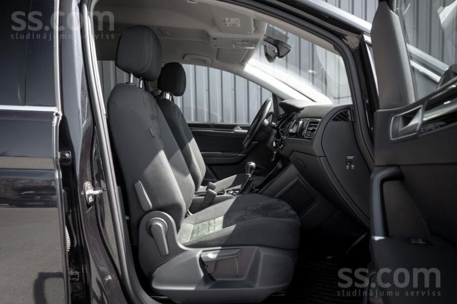 Melns Volkswagen Touran 2016 Talsi, ar dzinēja tilpumu 1.60 L un nobraukumu 265 tūkst. km par 7990 €, foto 13 vietnē AUTOMOTO.COM.LV