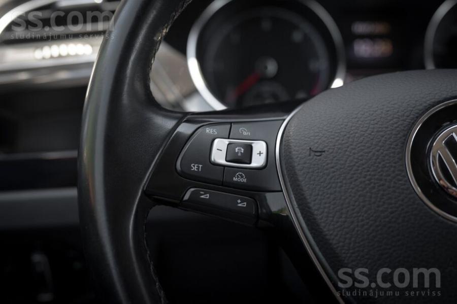 Melns Volkswagen Touran 2016 Talsi, ar dzinēja tilpumu 1.60 L un nobraukumu 265 tūkst. km par 7990 €, foto 17 vietnē AUTOMOTO.COM.LV