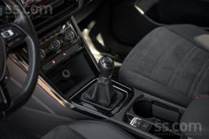 Melns Volkswagen Touran 2016 Talsi, ar dzinēja tilpumu 1.60 L un nobraukumu 265 tūkst. km par 7990 €, foto 25 vietnē AUTOMOTO.COM.LV