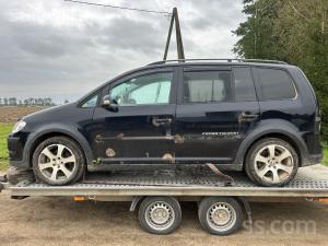 Melns Volkswagen Touran 2008 Balvi, ar dzinēja tilpumu 2.00 L un nobraukumu 560 tūkst. km par 1500 €, foto  vietnē AUTOMOTO.COM.LV