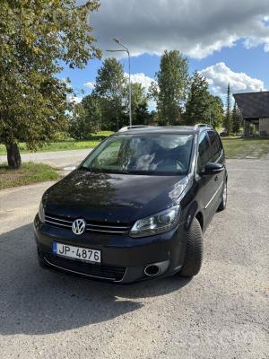 Black Volkswagen Touran 2011 in Madona, with an engine capacity of 2.00 L and mileage of 462 thousand km for 3500 €, photo  on AUTOMOTO.COM.LV