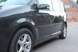 Melns Volkswagen Touran 2003 Bauska, ar dzinēja tilpumu 2.00 L un nobraukumu 378 tūkst. km par 2200 €, foto 9 vietnē AUTOMOTO.COM.LV