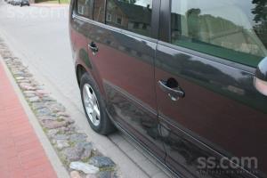 Melns Volkswagen Touran 2003 Bauska, ar dzinēja tilpumu 2.00 L un nobraukumu 378 tūkst. km par 2200 €, foto 11 vietnē AUTOMOTO.COM.LV