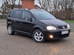 Melns Volkswagen Touran 2003 Saldus, ar dzinēja tilpumu 1.90 L un nobraukumu 245 tūkst. km par 3300 €, foto  vietnē AUTOMOTO.COM.LV