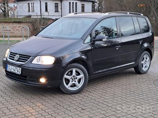 Melns Volkswagen Touran 2003 Saldus, ar dzinēja tilpumu 1.90 L un nobraukumu 245 tūkst. km par 3300 €, foto 5 vietnē AUTOMOTO.COM.LV
