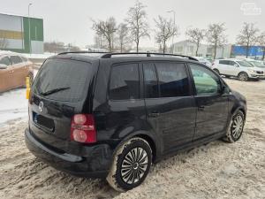 Melns Volkswagen Touran 2003 Šauļi, ar dzinēja tilpumu 1.90 L un nobraukumu 320 tūkst. km par 700 €, foto 4 vietnē AUTOMOTO.COM.LV