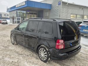 Melns Volkswagen Touran 2003 Šauļi, ar dzinēja tilpumu 1.90 L un nobraukumu 320 tūkst. km par 700 €, foto 6 vietnē AUTOMOTO.COM.LV