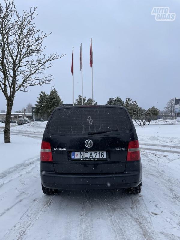 Melns Volkswagen Touran 2003 Alīta, ar dzinēja tilpumu 1.60 L un nobraukumu 266 tūkst. km par 1250 €, foto 5 vietnē AUTOMOTO.COM.LV