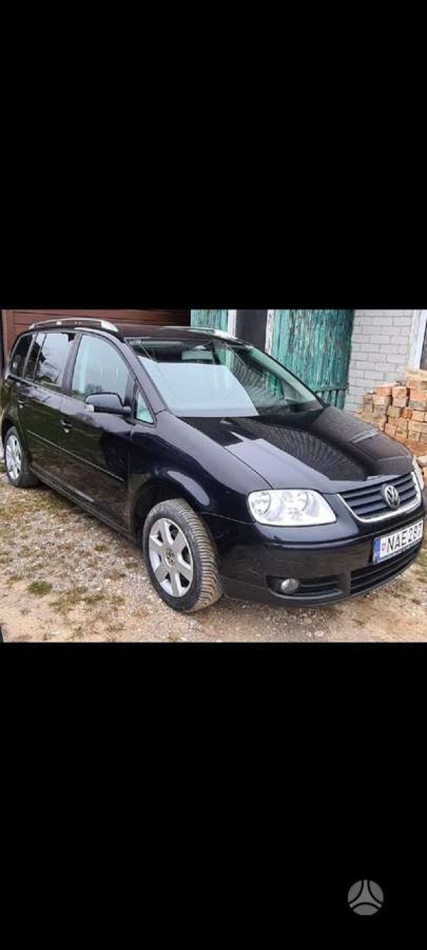Melns Volkswagen Touran 2003 Klaipėda, ar dzinēja tilpumu 1.60 L un nobraukumu 260 tūkst. km par 1500 €, foto 2 vietnē AUTOMOTO.COM.LV