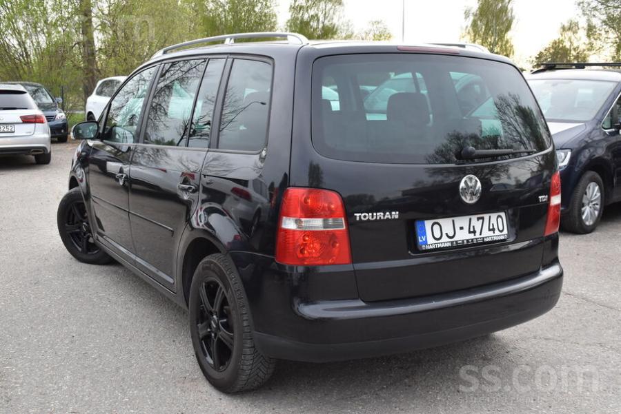 Black Volkswagen Touran 2003 in Kuldiga, with an engine capacity of 1.90 L and mileage of 0 thousand km for 3350 €, photo 4 on AUTOMOTO.COM.LV