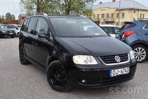 Black Volkswagen Touran 2003 in Kuldiga, with an engine capacity of 1.90 L and mileage of 0 thousand km for 3350 €, photo 5 on AUTOMOTO.COM.LV