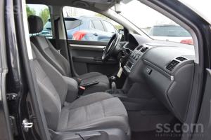 Black Volkswagen Touran 2003 in Kuldiga, with an engine capacity of 1.90 L and mileage of 0 thousand km for 3350 €, photo 6 on AUTOMOTO.COM.LV